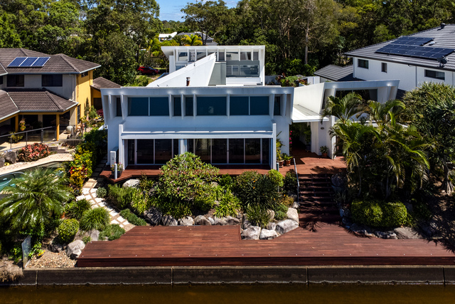 Gabriel Poole Masterpiece: Love the Water, Love the Sky | Noosa Today ...